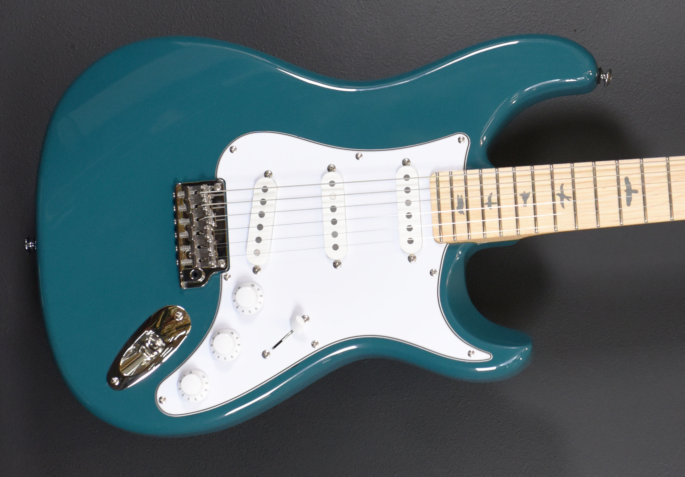 SE Silver Sky w/Maple '23 – Dave's Guitar Shop SE Silver Sky w/Maple '23 – Dave's Guitar Shop