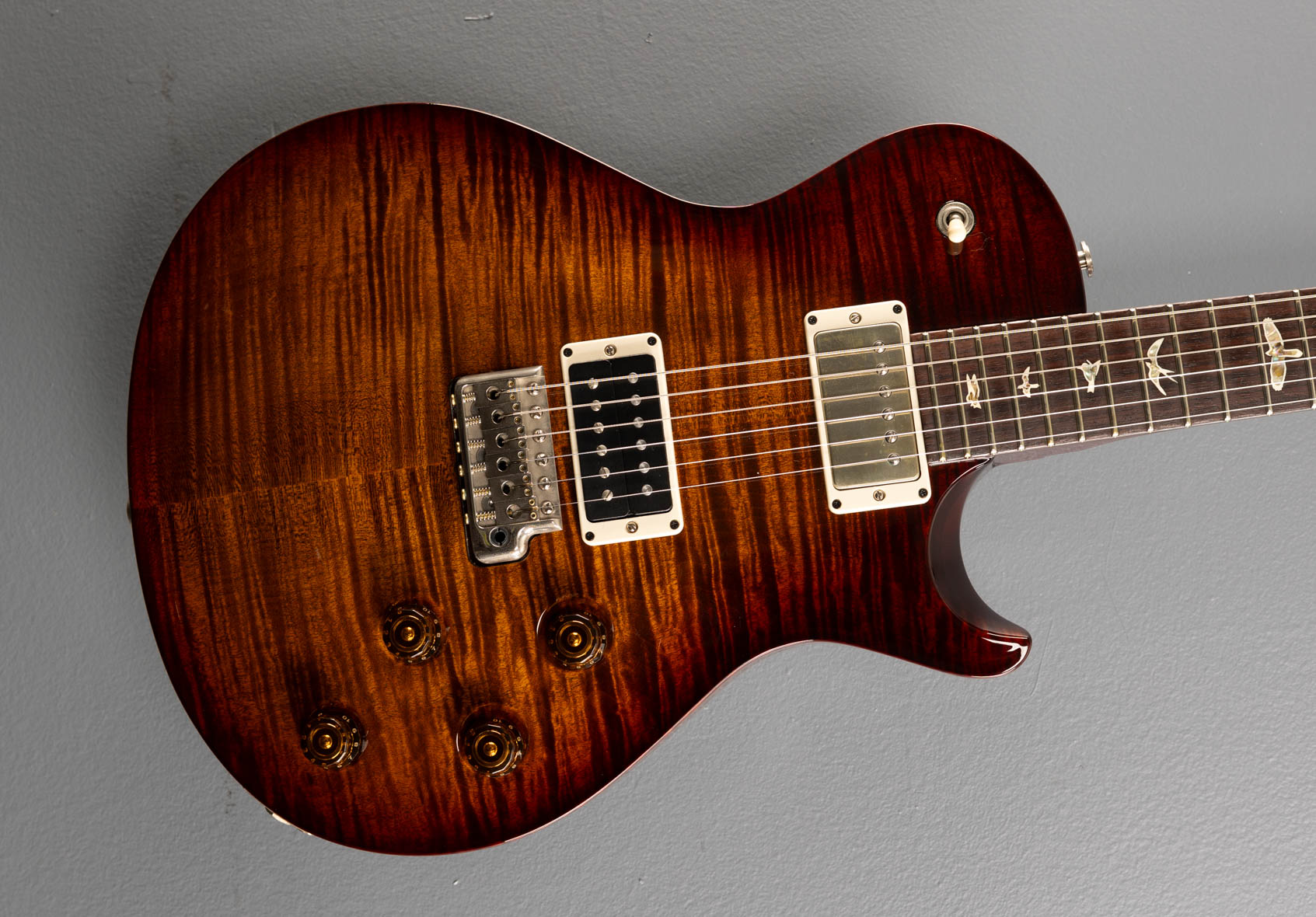 Mark Tremonti Signature Tremolo 10 Top '13 – Dave's Guitar Shop