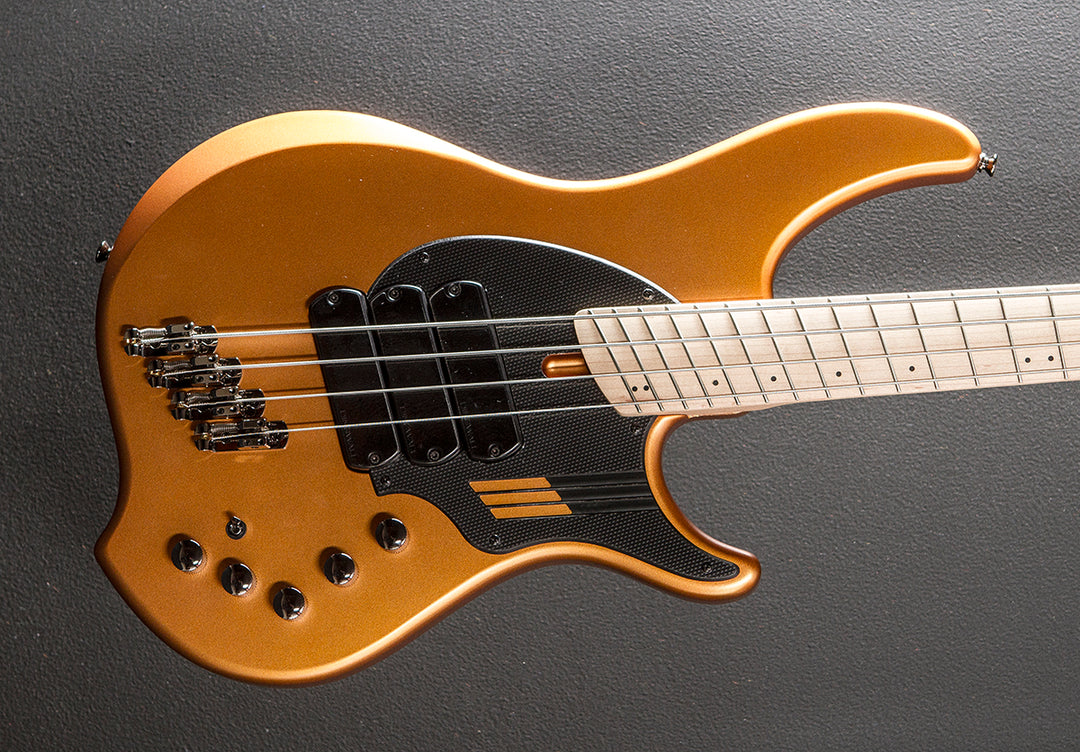 Dingwall – Dave's Guitar Shop