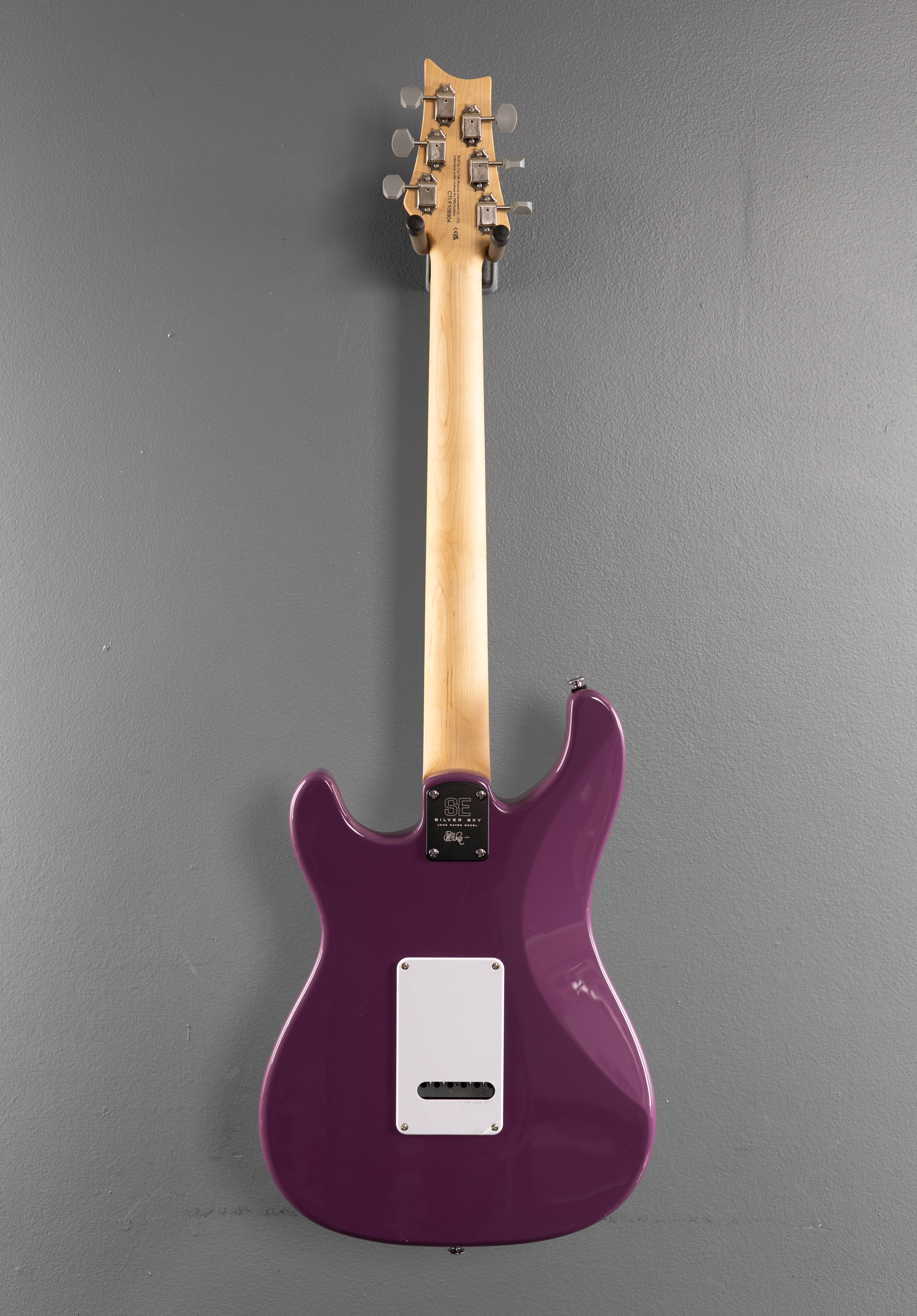 SE Silver Sky w/Maple '23 – Dave's Guitar Shop SE Silver Sky w/Maple '23 – Dave's Guitar Shop