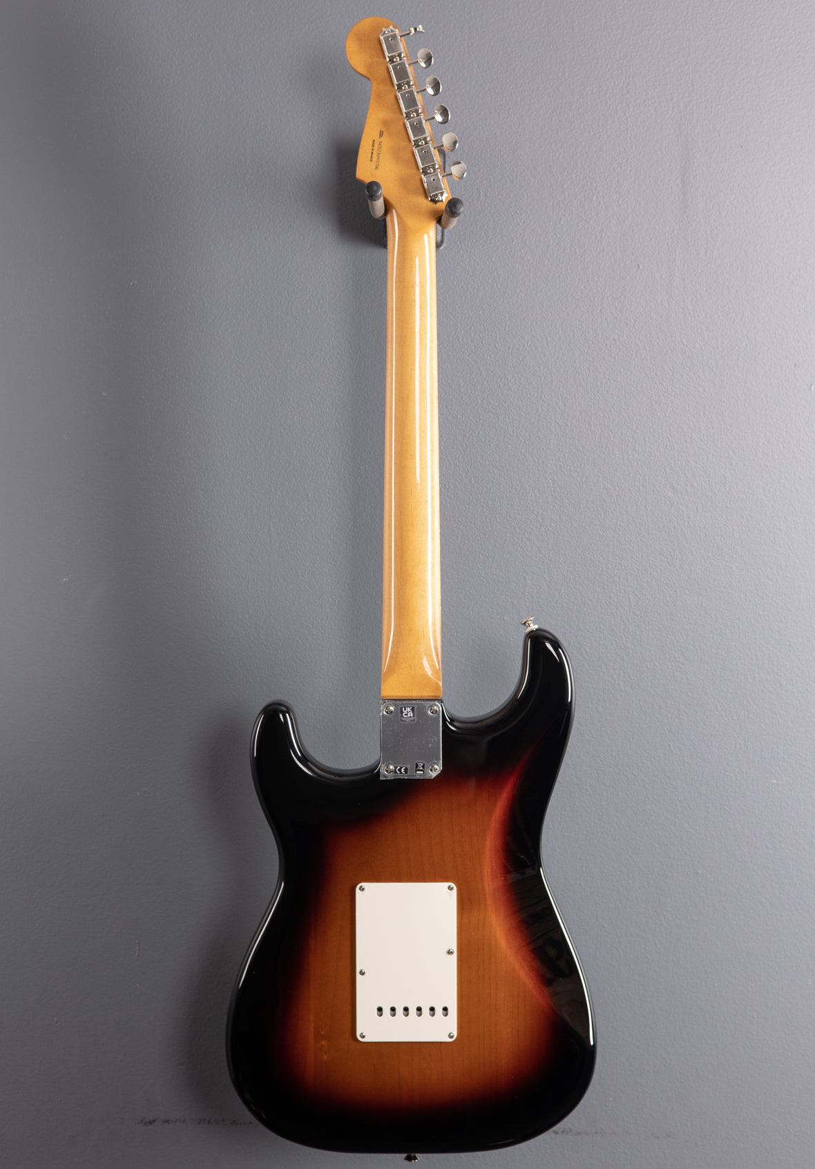Vintera II 60's Stratocaster - 3 Color Sunburst – Dave's Guitar Shop