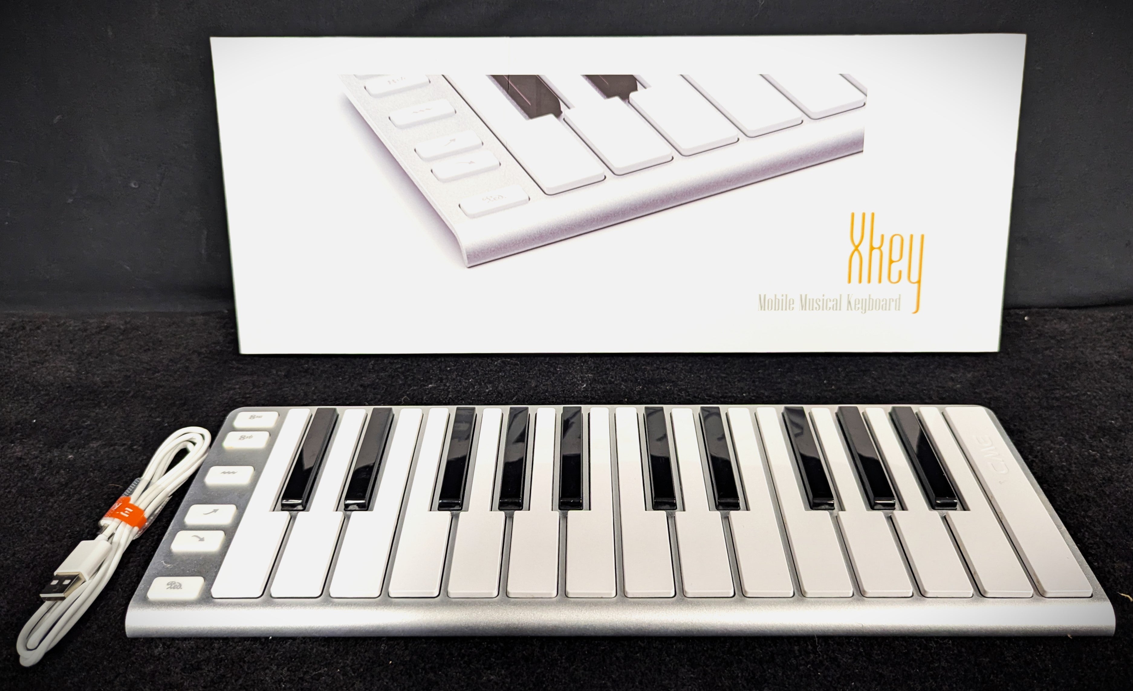 XKey Mobile Keyboard – Dave's Guitar Shop
