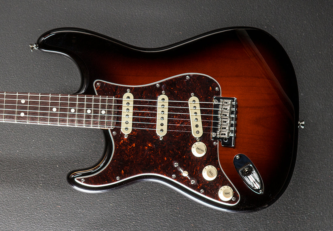 Used American Professional II Strat Left Hand '21 – Dave's Guitar Shop