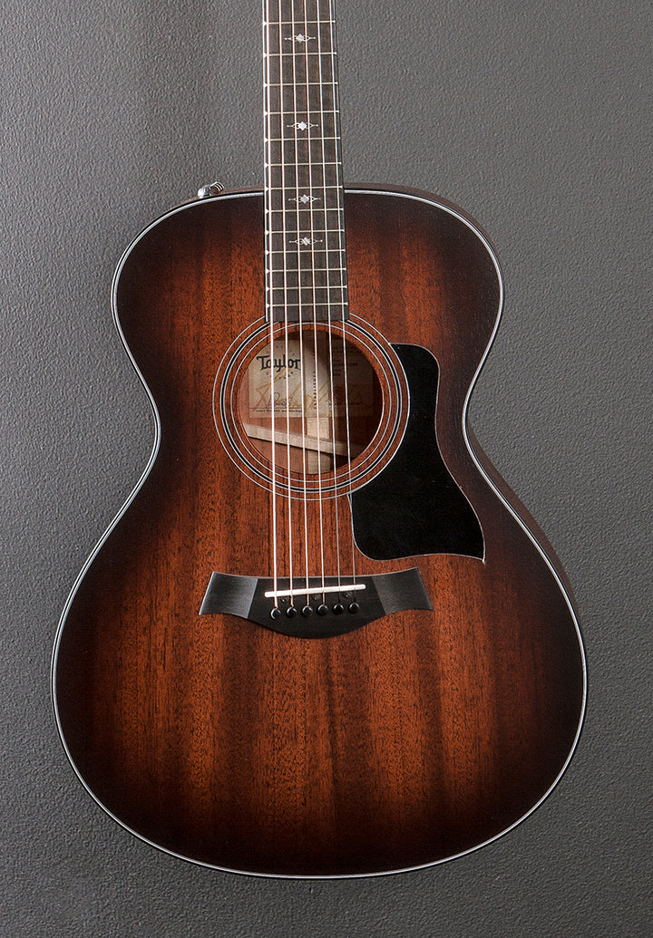 Taylor 300 Series – Dave's Guitar Shop