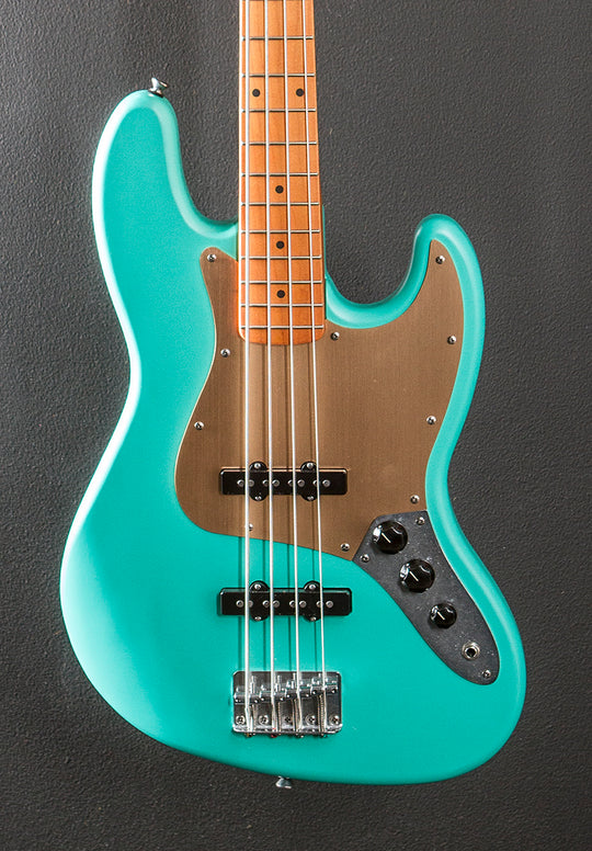 Squier Basses – Dave's Guitar Shop